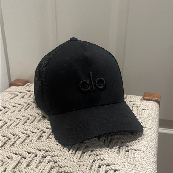ALO Yoga | Accessories | Alo Yoga Black Baseball Cap | Poshmark